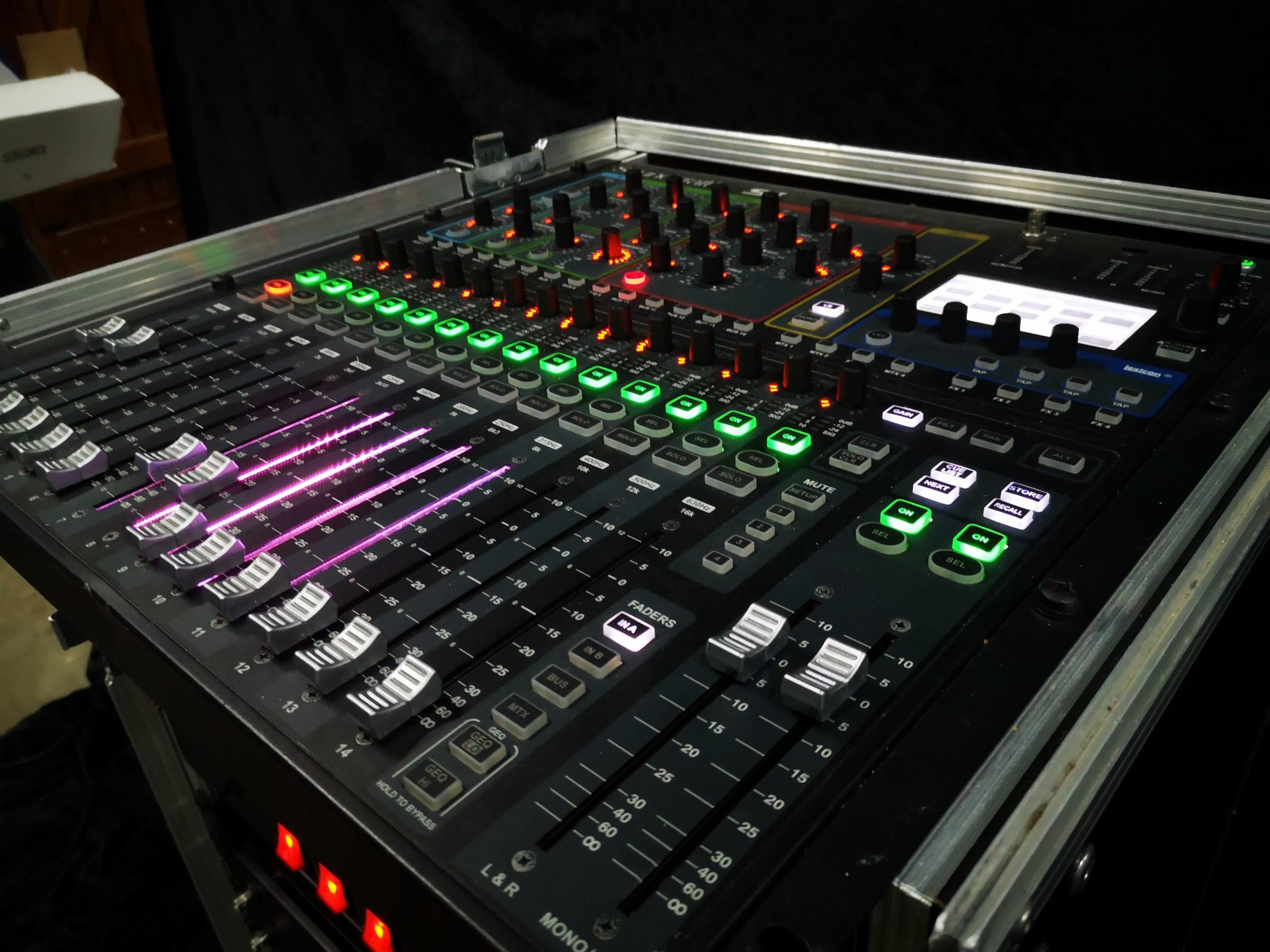 Console numérique SI compact 16 - Equalizer