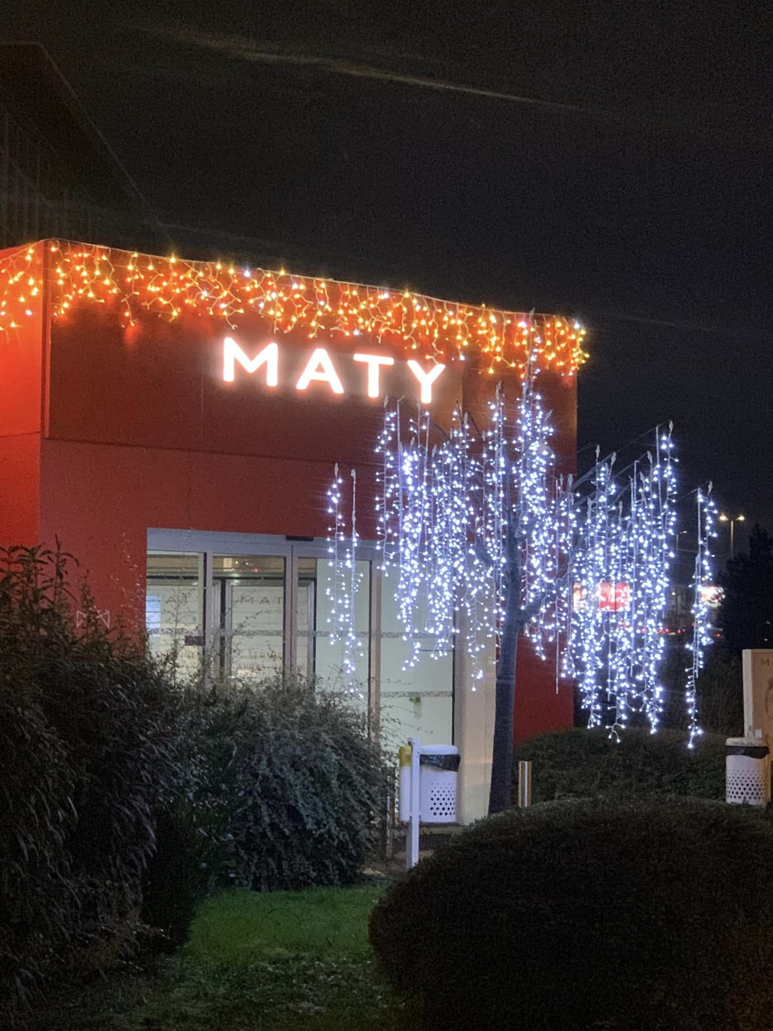 DECORATION DE NOEL MAGASIN MATY BESANCON KENNEDY - Equalizer